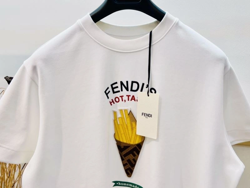Accurate model Fendi T-Shirts