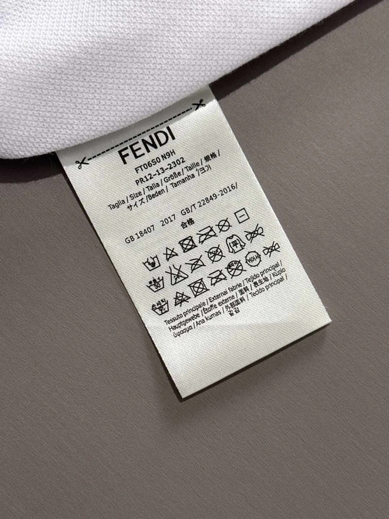Bargain Fendi T-Shirts