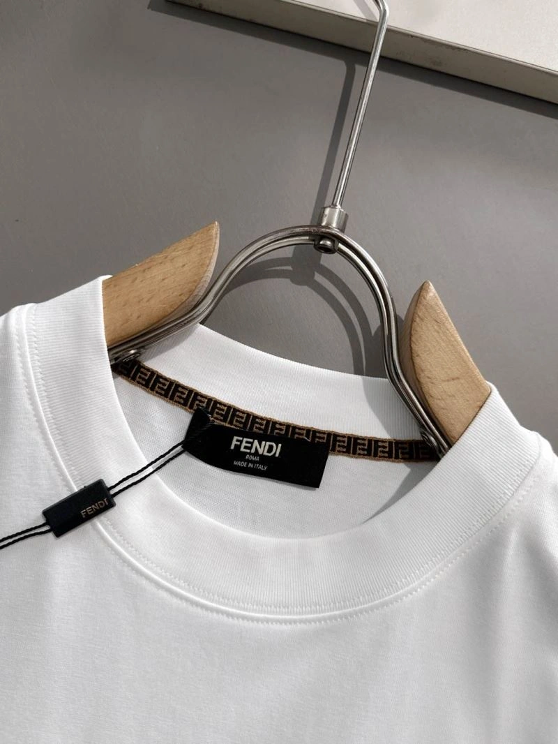 Low-cost Fendi T-Shirts