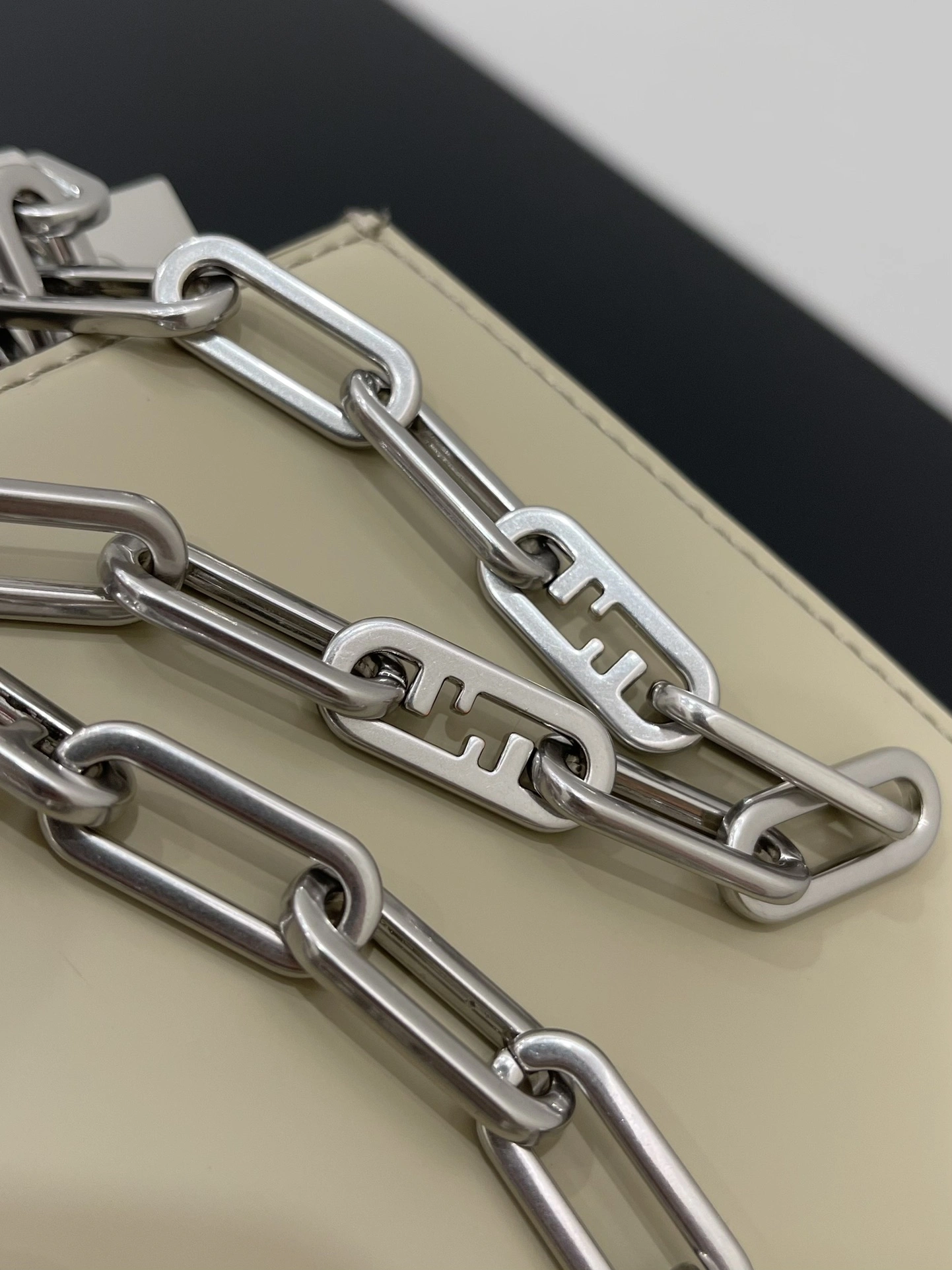 Brand-original Fendi Top Handle Bags