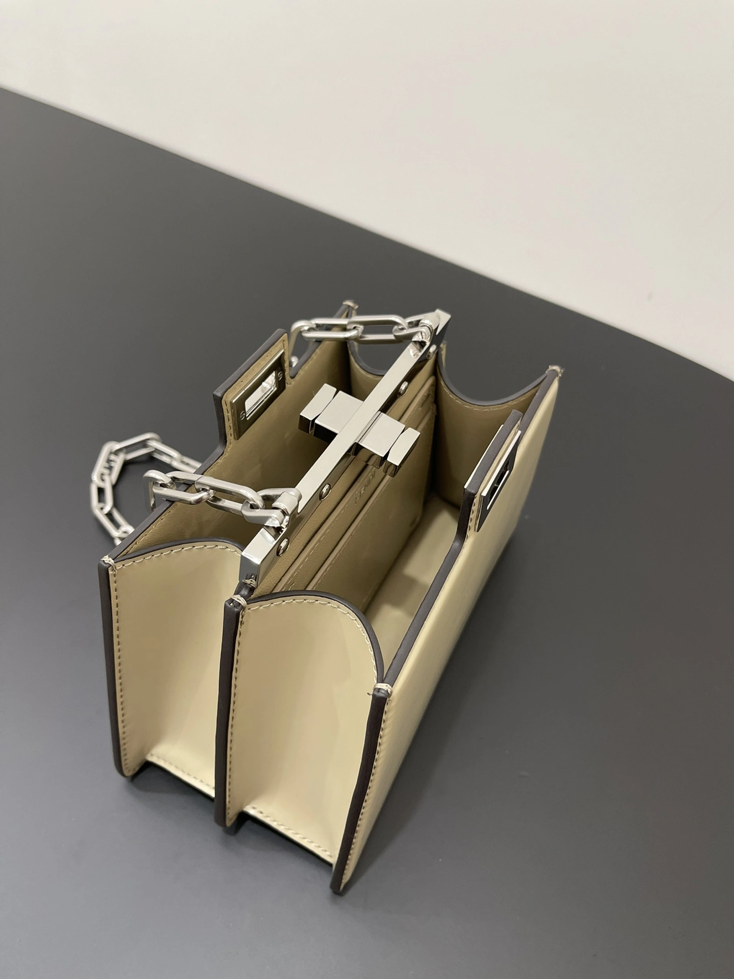 Brand-original Fendi Top Handle Bags