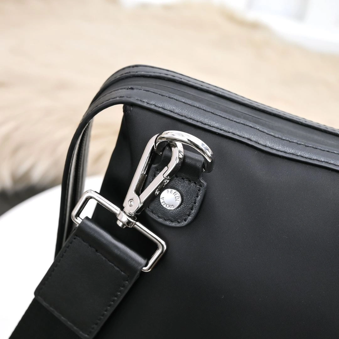 Inexpensive Fendi Travel Bags