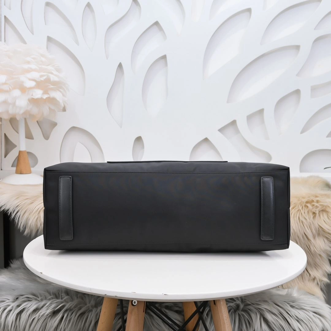 Inexpensive Fendi Travel Bags