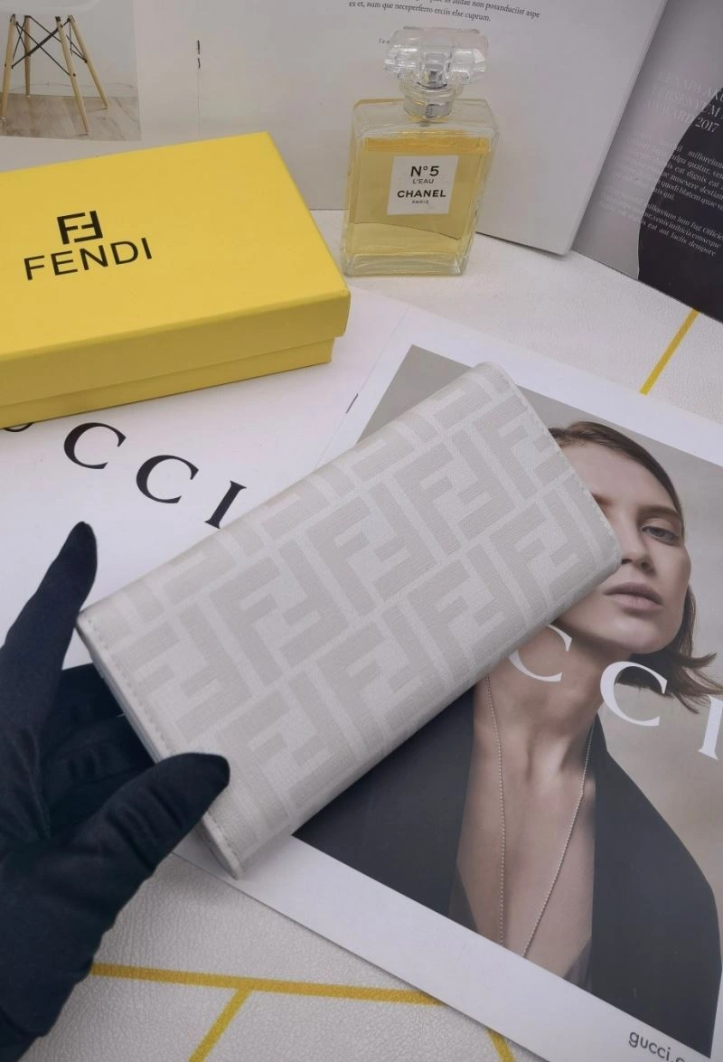 Indistinguishable Fendi Wallets Purse