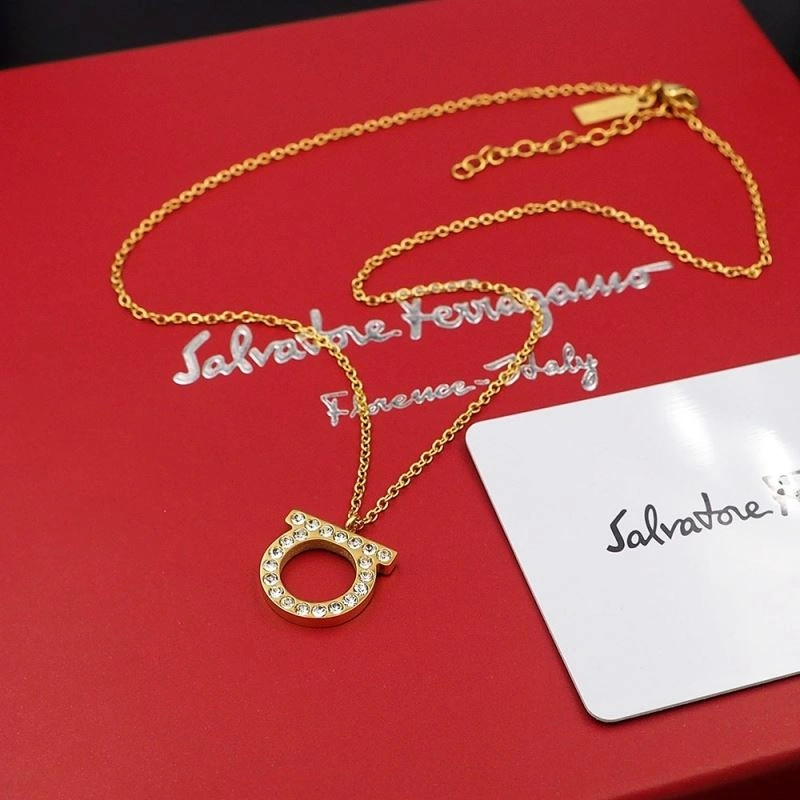 1:1 copy Ferragamo Necklaces