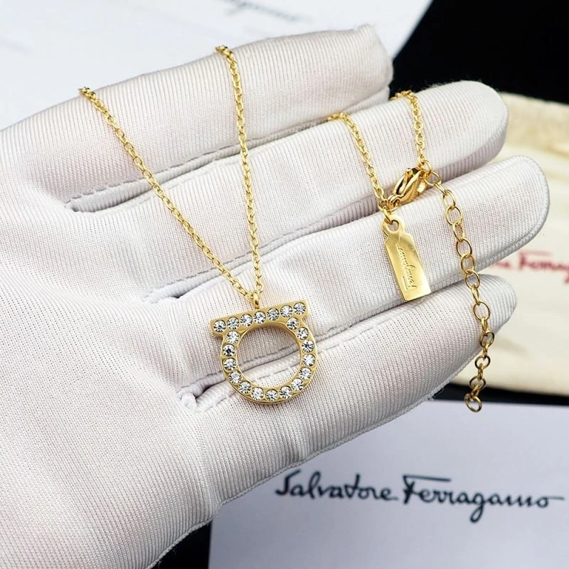 1:1 copy Ferragamo Necklaces