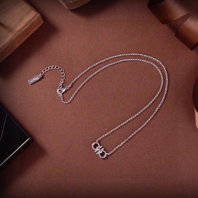 Top match Ferragamo Necklaces