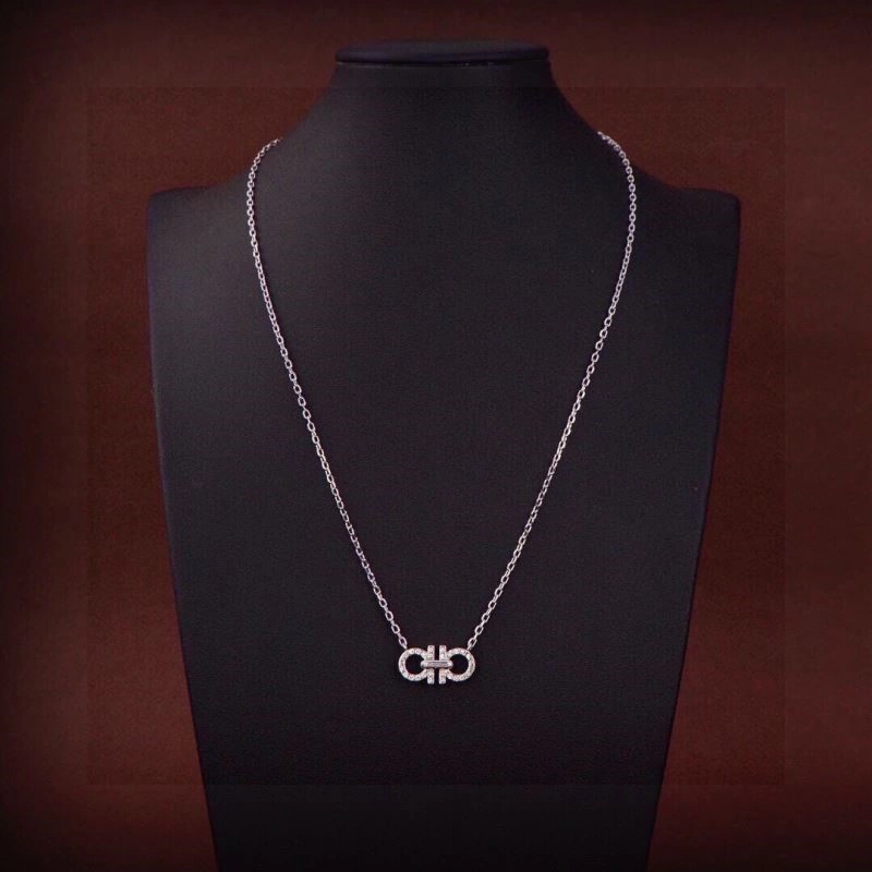 Accurate model Ferragamo Necklaces
