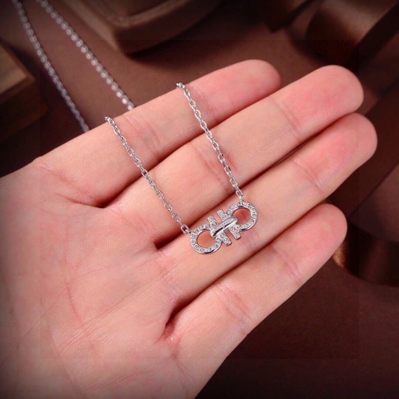 Accurate model Ferragamo Necklaces