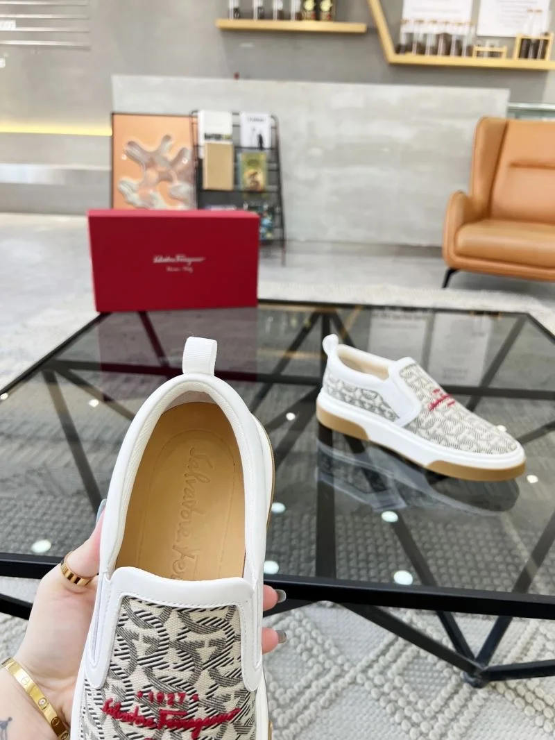 Accurate model Ferragamo Shoes
