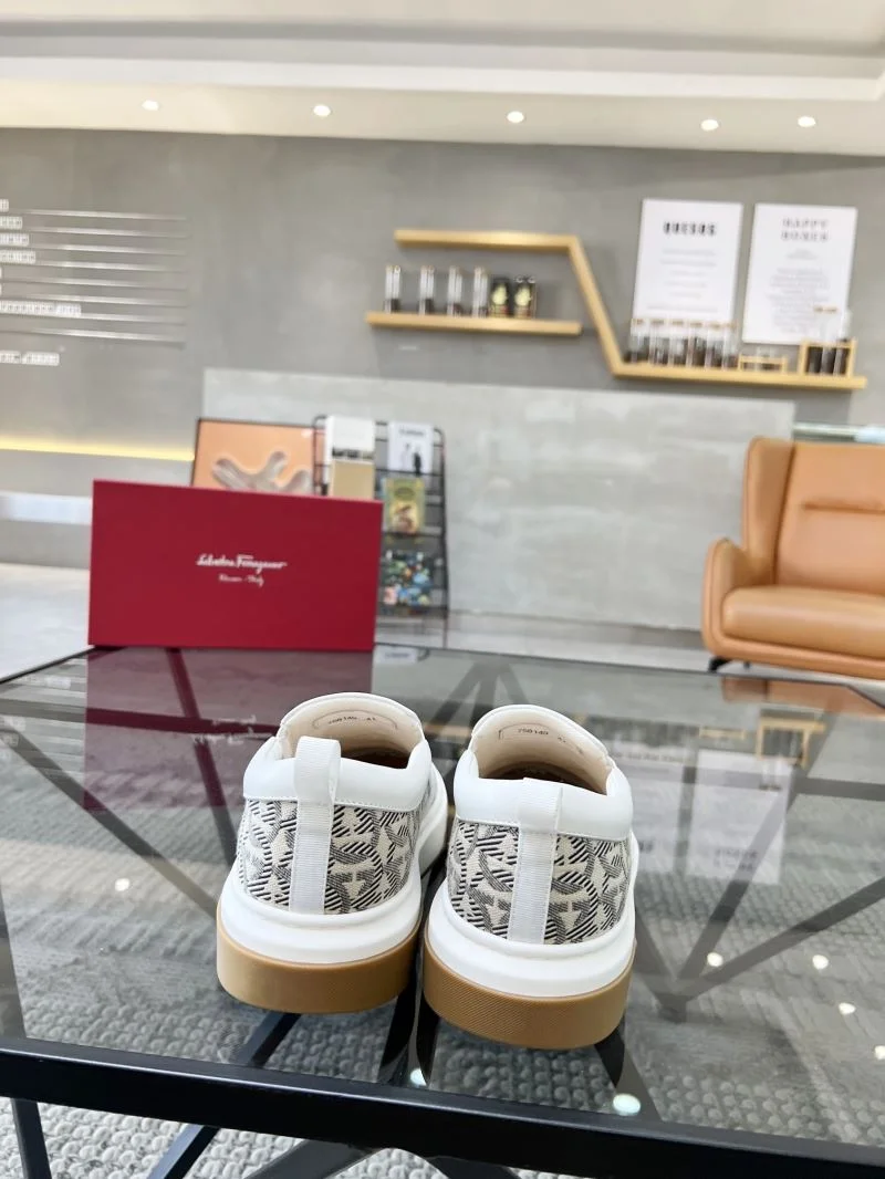 Accurate model Ferragamo Shoes