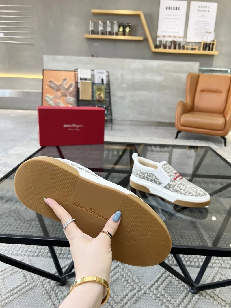 Accurate model Ferragamo Shoes