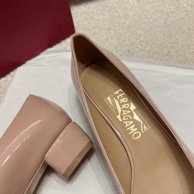 Accurate model Ferragamo Shoes