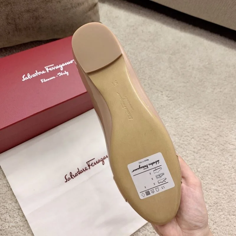 Mirror quality Ferragamo Shoes