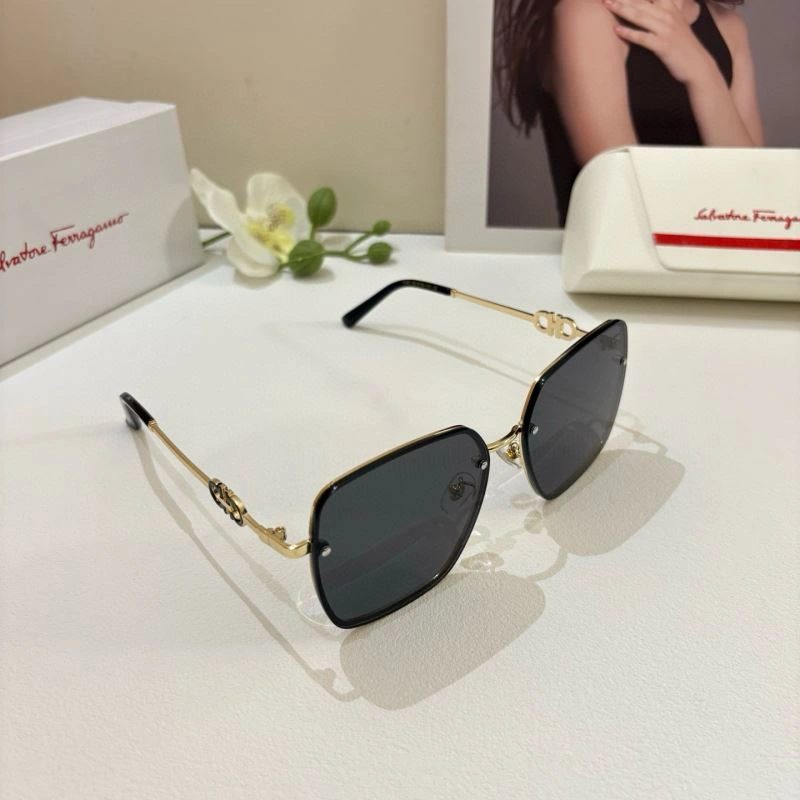 Mirror quality Ferragamo Sunglasses