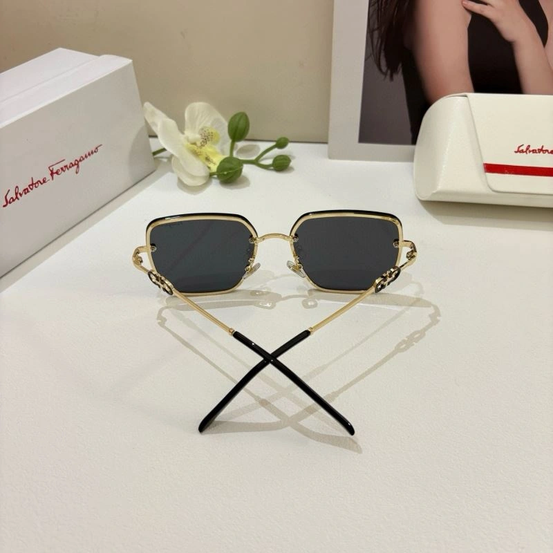 Mirror quality Ferragamo Sunglasses