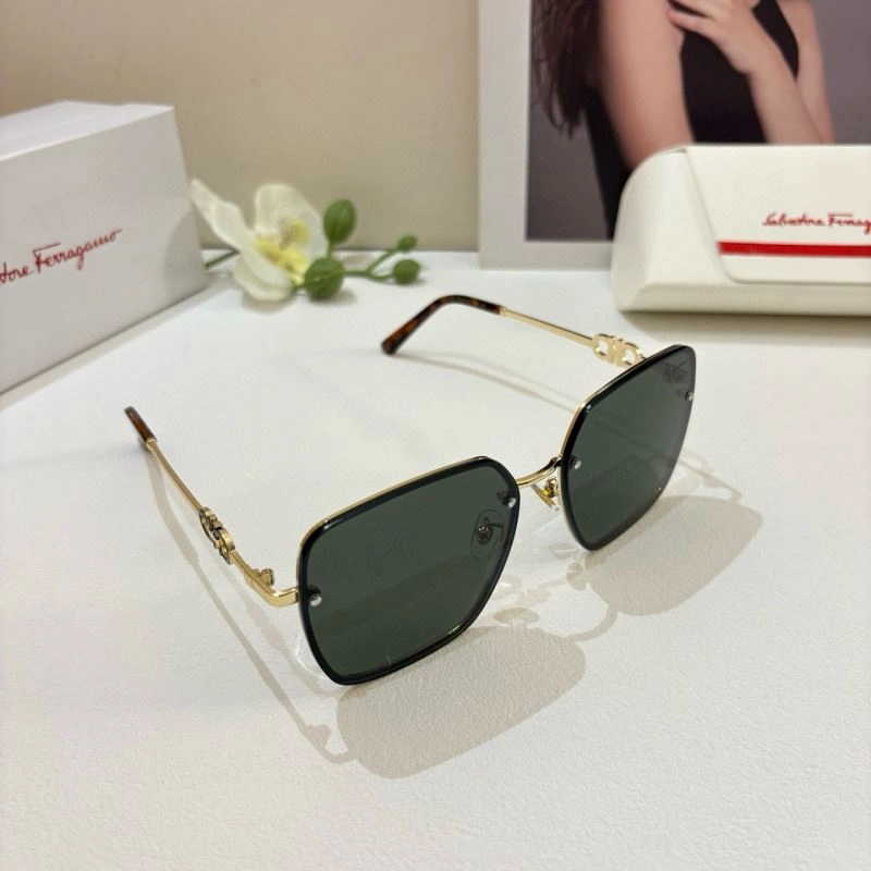 Exact replica Ferragamo Sunglasses