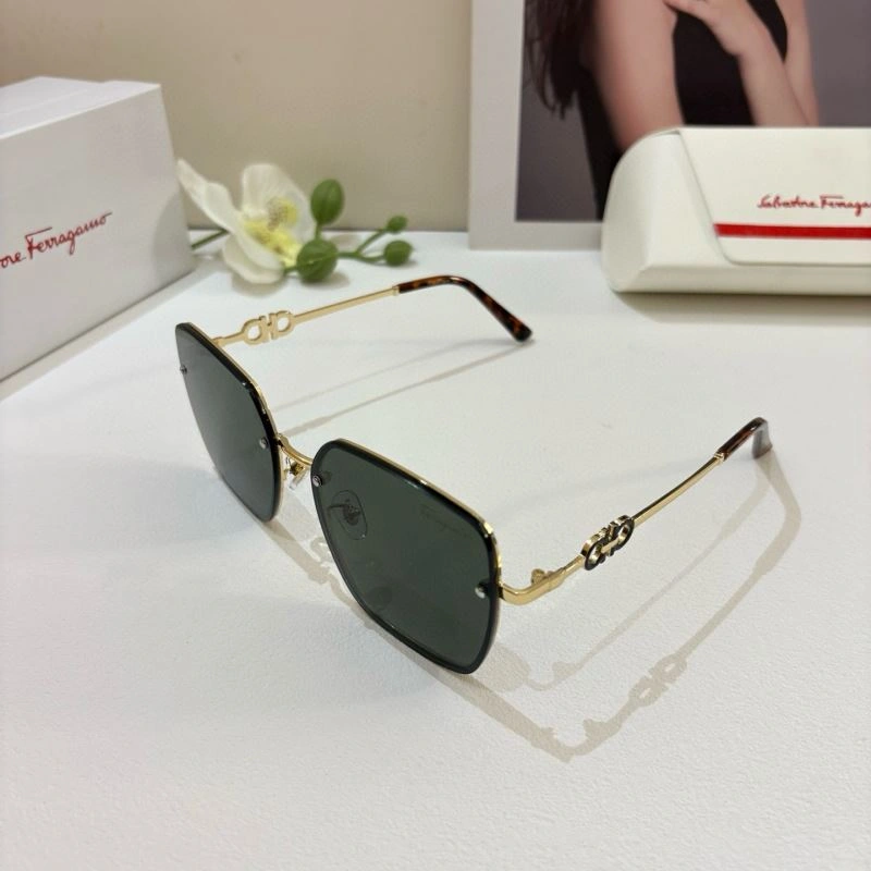 Exact replica Ferragamo Sunglasses