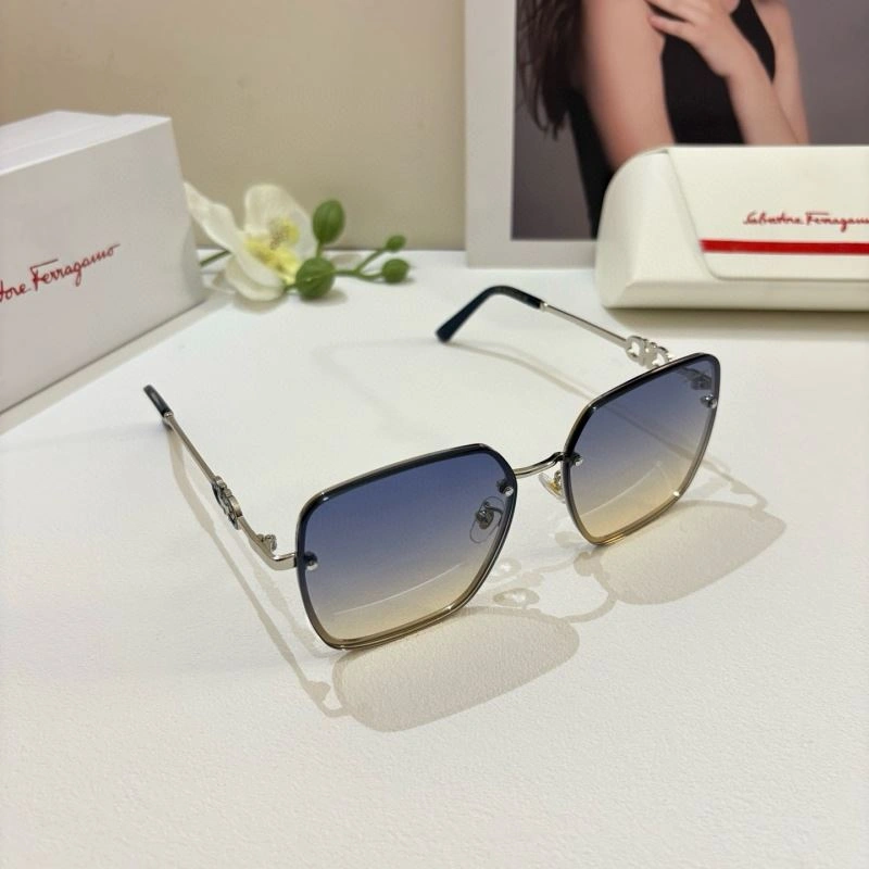 Brand-authenticated Ferragamo Sunglasses