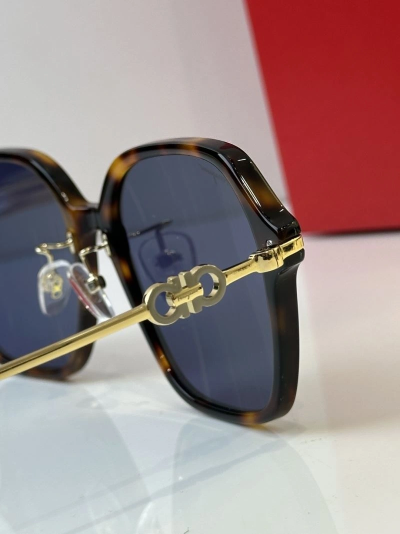 Top mirror Ferragamo Sunglasses
