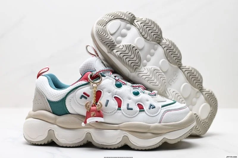 Low-cost Fila Shoes