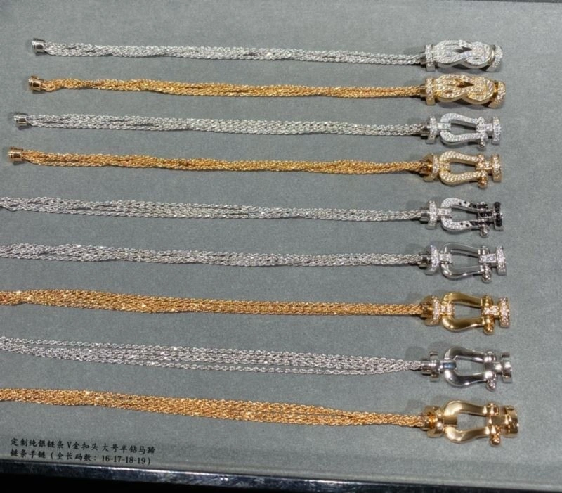 Accurate model Fred Bracelets