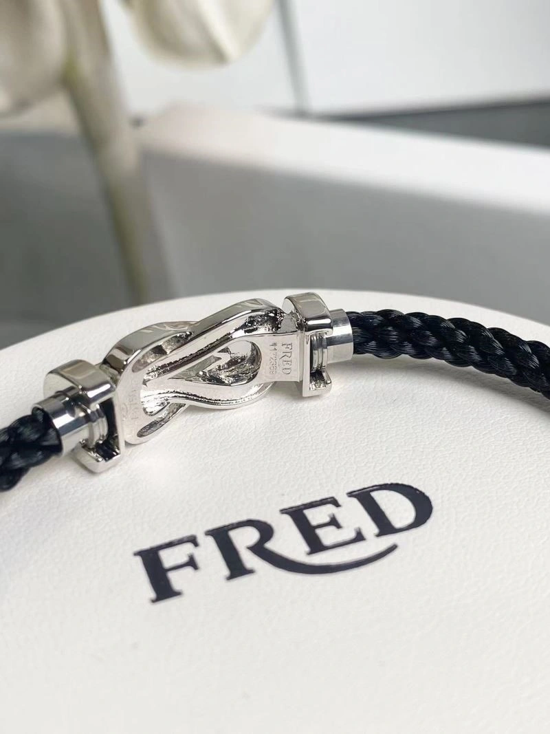 Accurate model Fred Bracelets