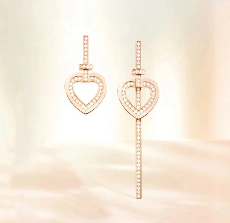 Indistinguishable Fred Earrings