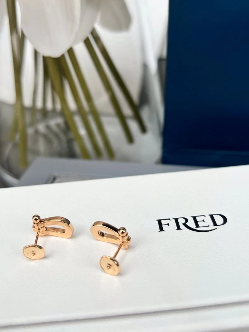 Accurate model Fred Earrings