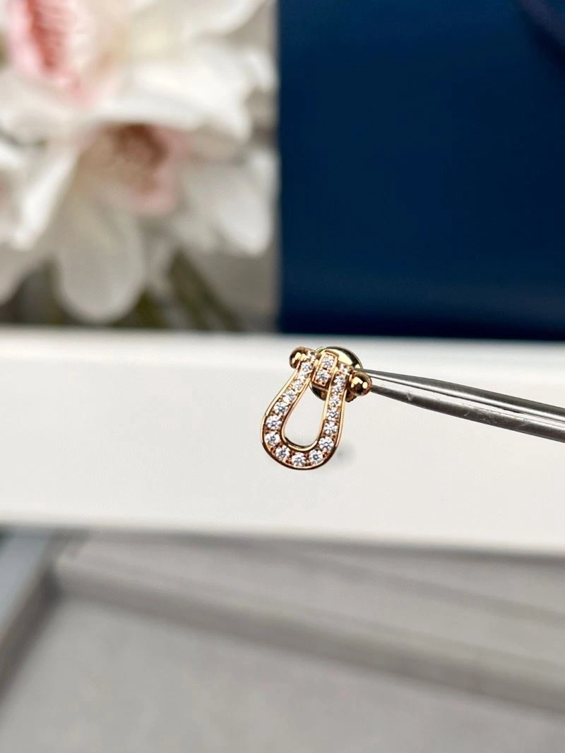Accurate model Fred Earrings