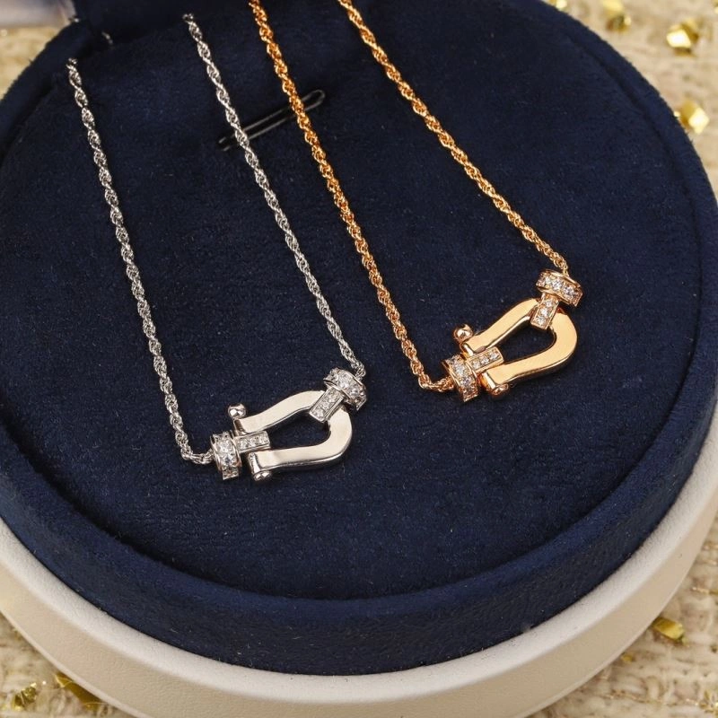 Indistinguishable Fred Necklaces