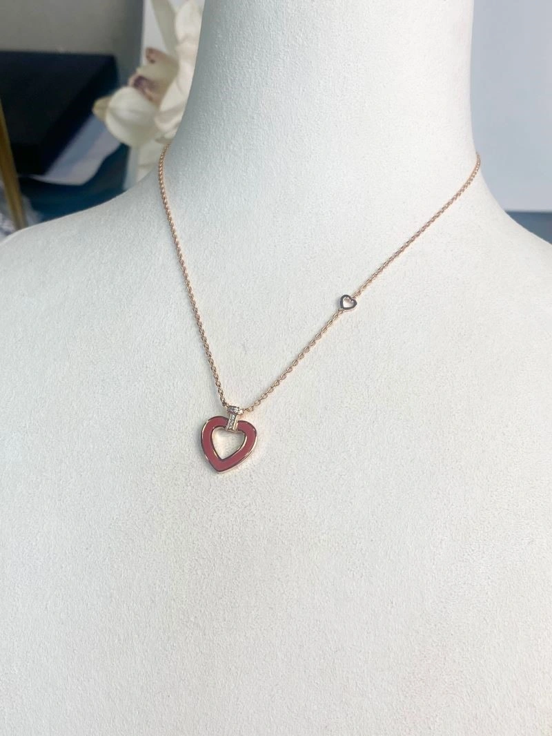 Indistinguishable Fred Necklaces
