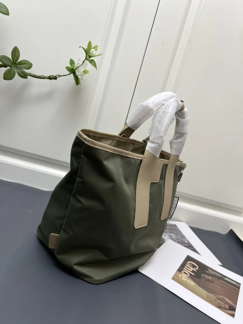 Accurate model Furla Shopping Bags