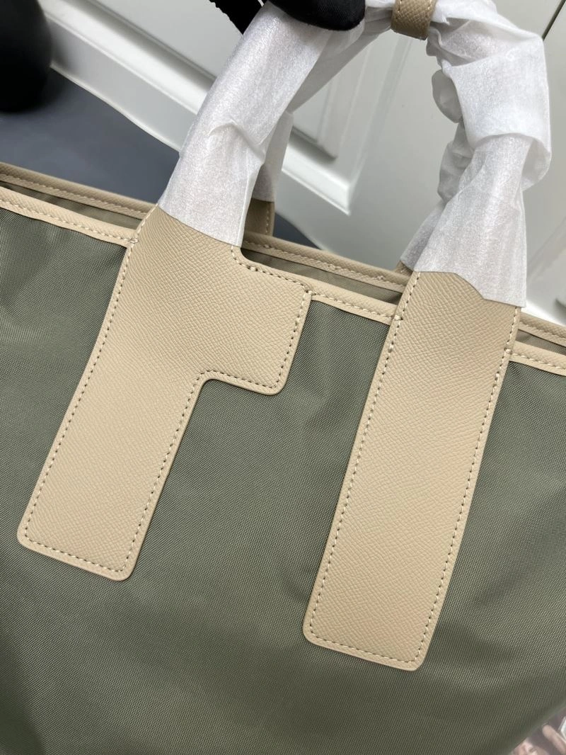 Accurate model Furla Shopping Bags