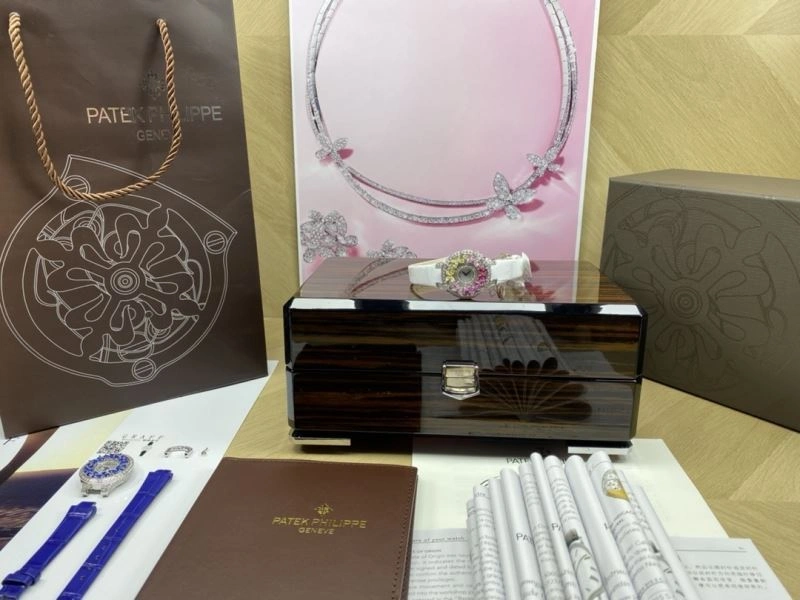 GLASHUTTE Watches