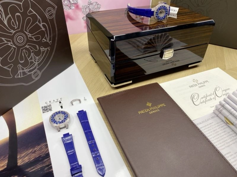 Top mirror GLASHUTTE Watches