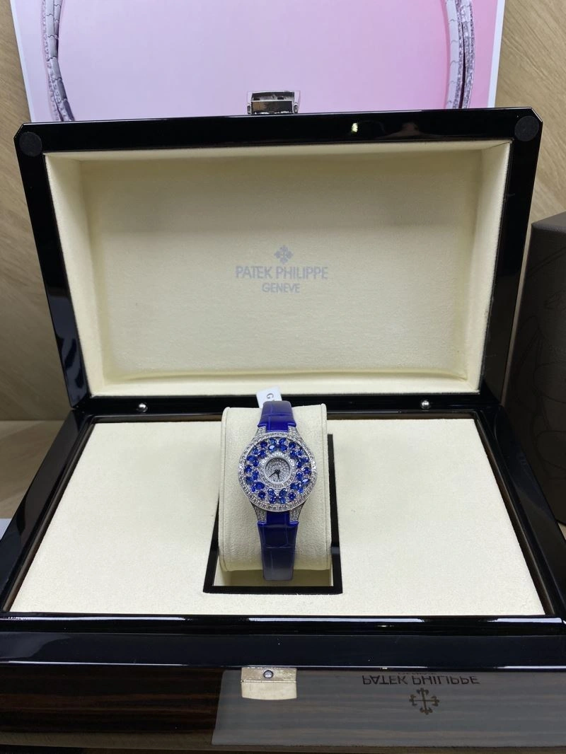 Top mirror GLASHUTTE Watches