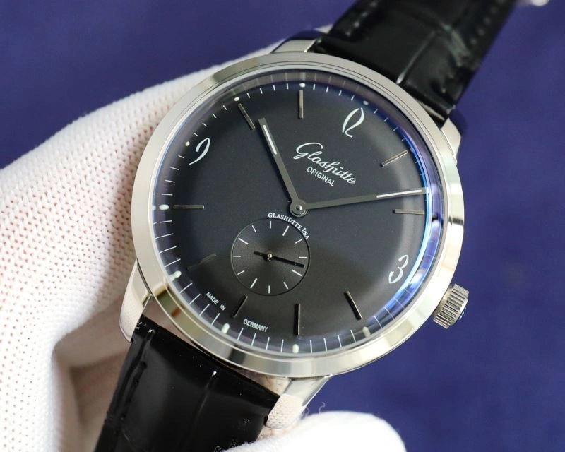 Accurate model GLASHUTTE Watches