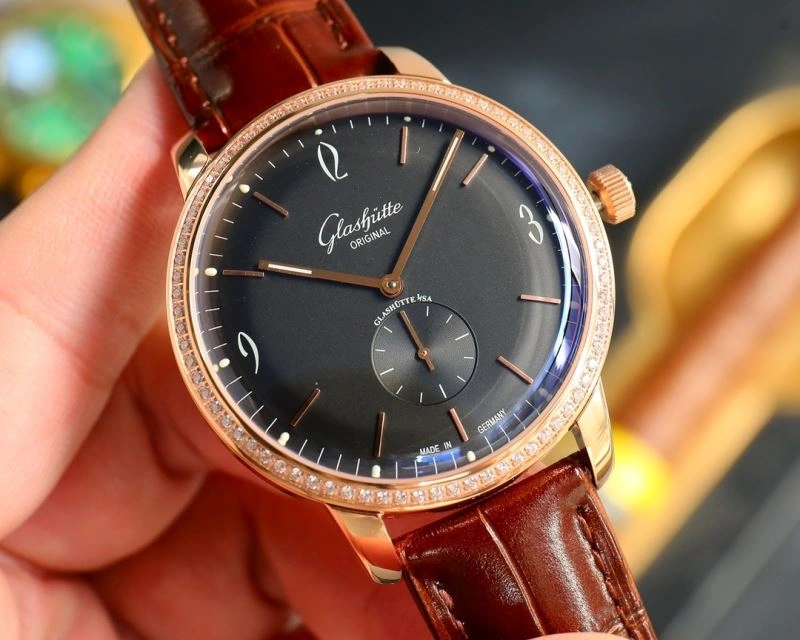 Top mirror GLASHUTTE Watches