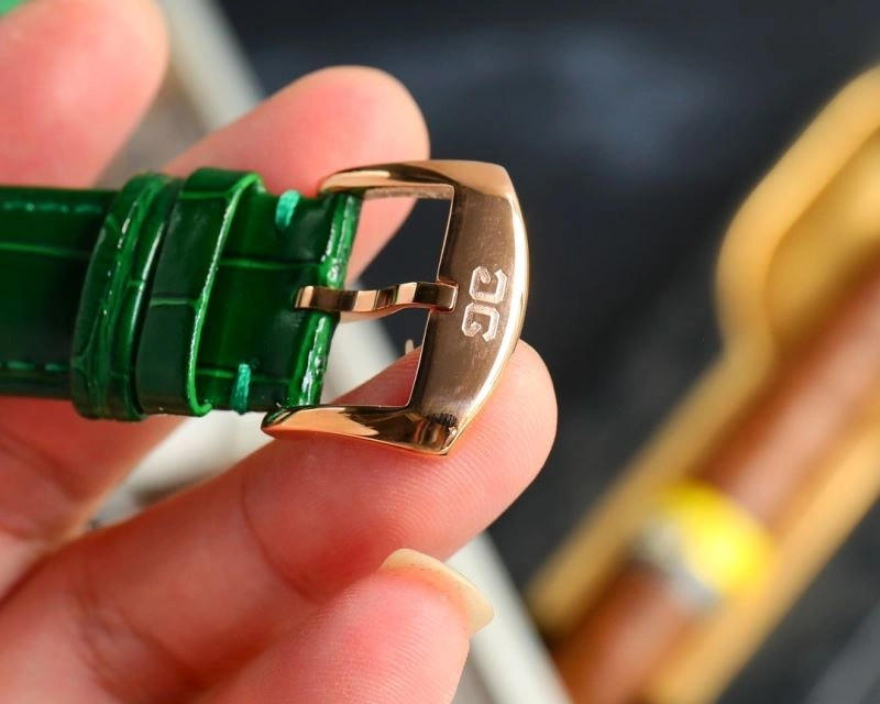 Top mirror GLASHUTTE Watches