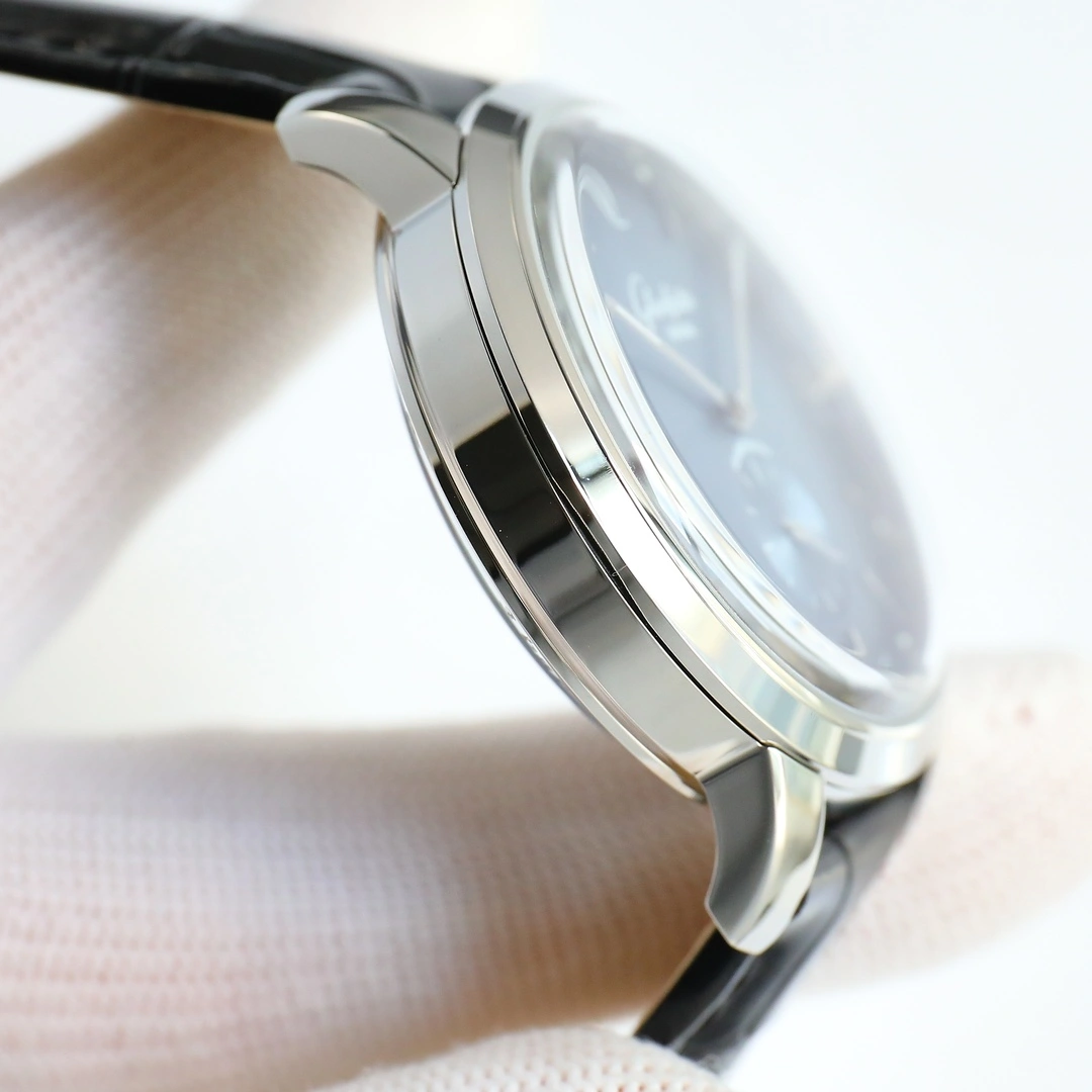Brand-authenticated GLASHUTTE Watches