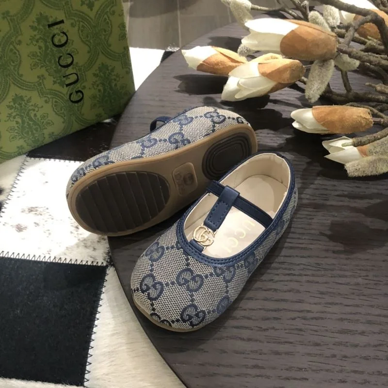 Accurate model GUCCI SHOES