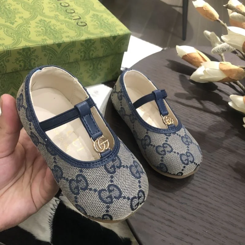 Accurate model GUCCI SHOES