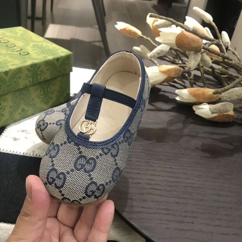 Accurate model GUCCI SHOES