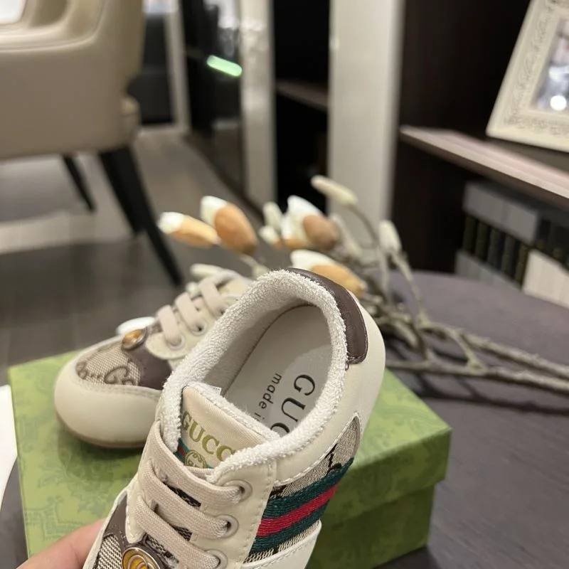 Accurate model GUCCI SHOES
