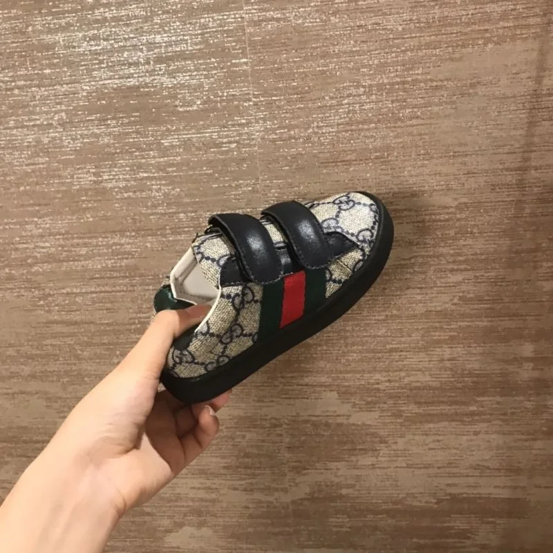 Accurate model GUCCI SHOES