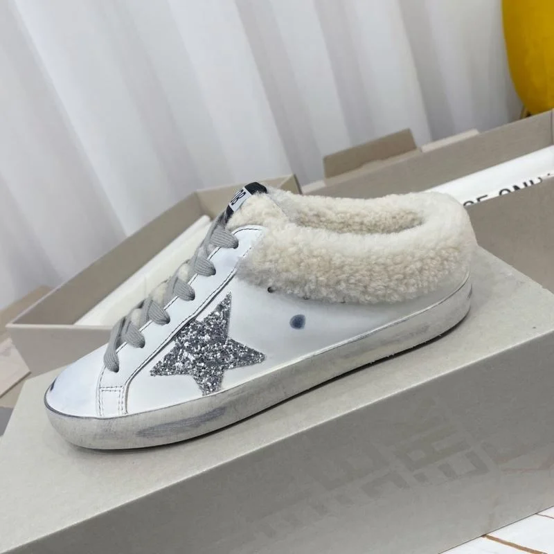 Indistinguishable Ggdb Sandals
