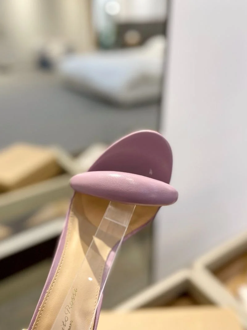 Accurate model Gianvito Rossi Sandals
