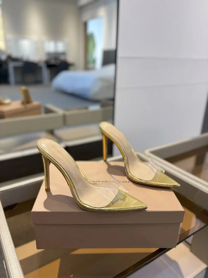 Accurate model Gianvito Rossi Sandals