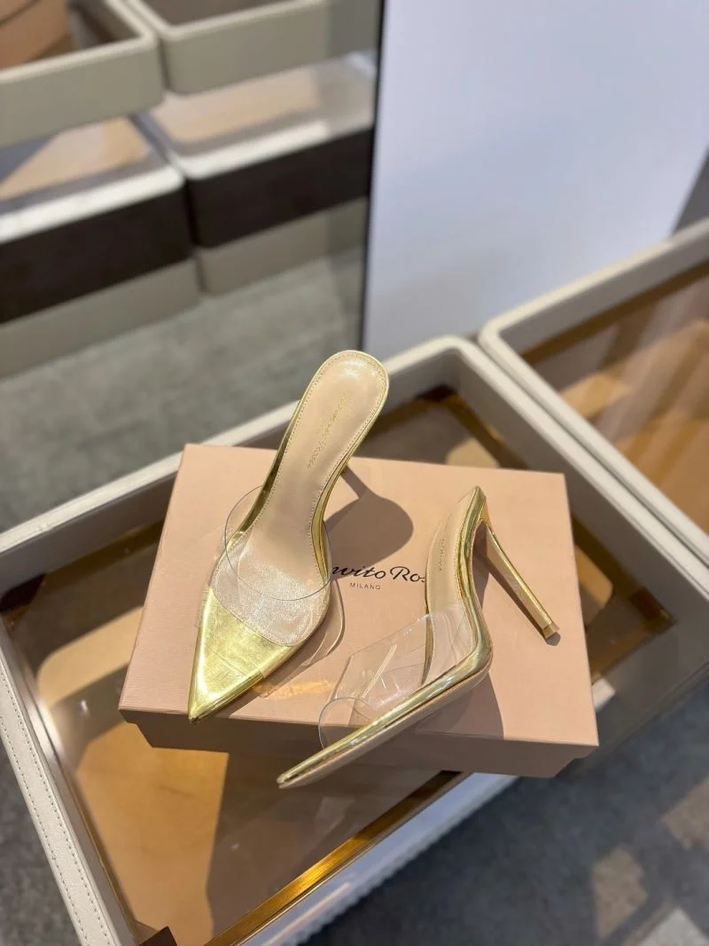 Accurate model Gianvito Rossi Sandals